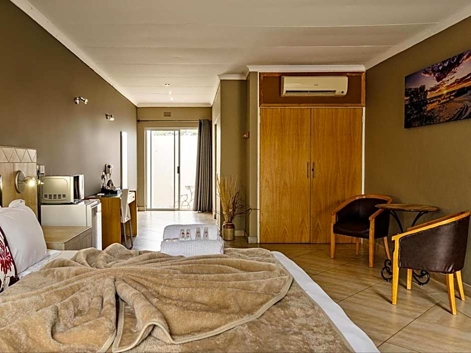 Kuruman Lodge