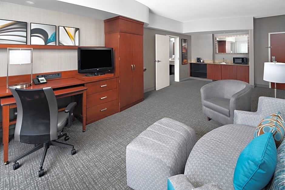Courtyard by Marriott Raleigh North/Triangle Town Center | Reservations ...