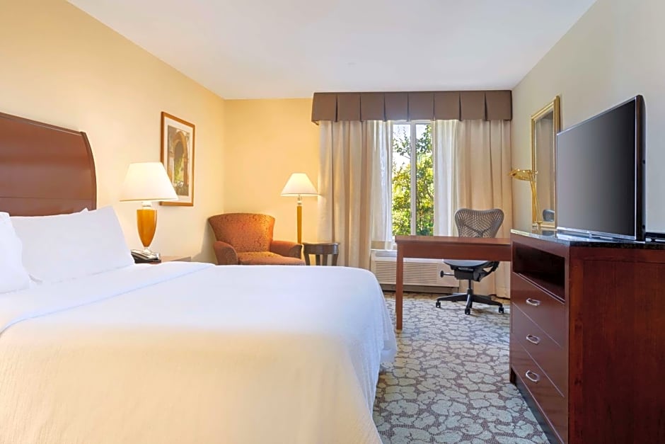 Hilton Garden Inn LAX/El Segundo | Reservations Center