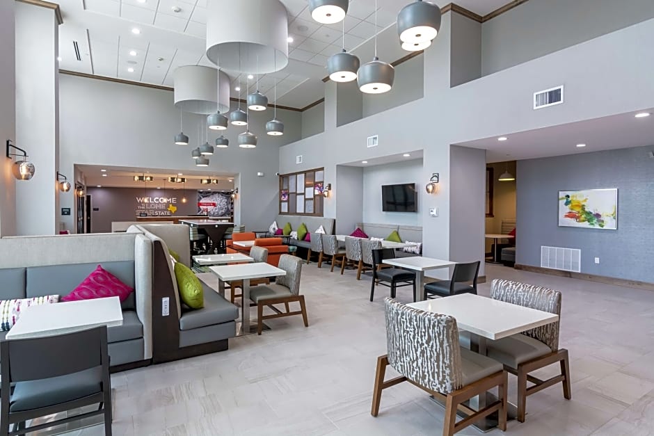 Hampton Inn & Suites Dallas East - Guest Reservations