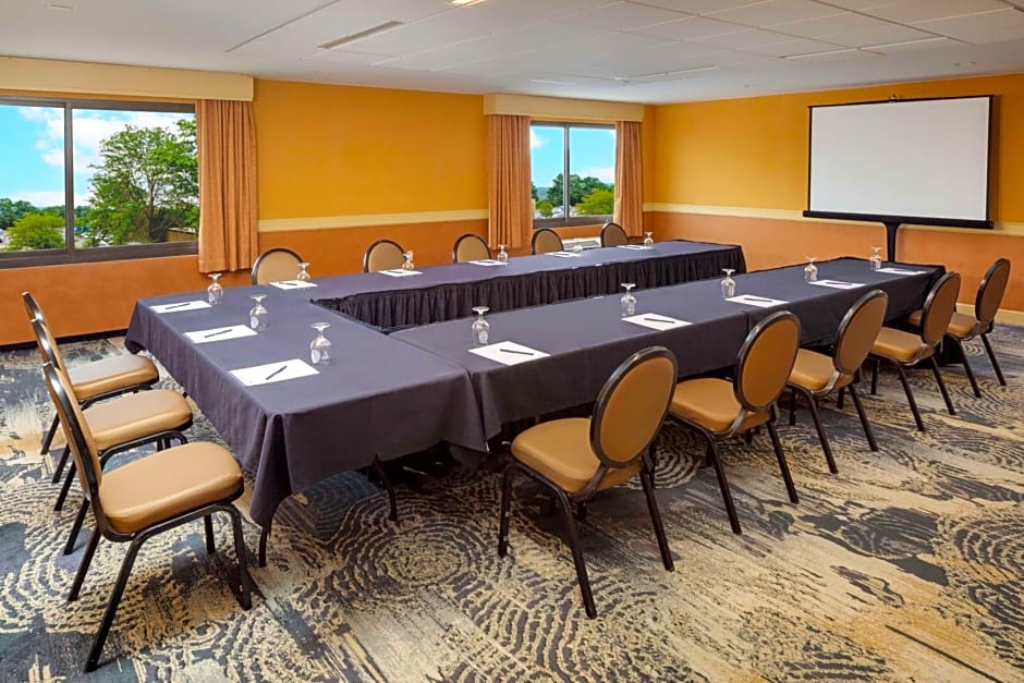 DoubleTree By Hilton Hotel Boston North Shore