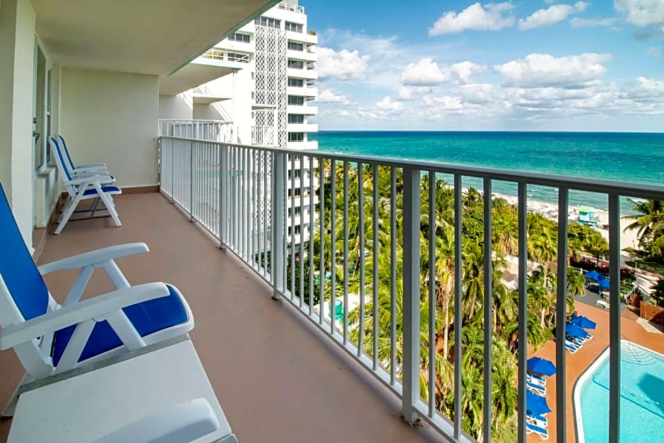 Radisson Miami Beach | Reservations Center
