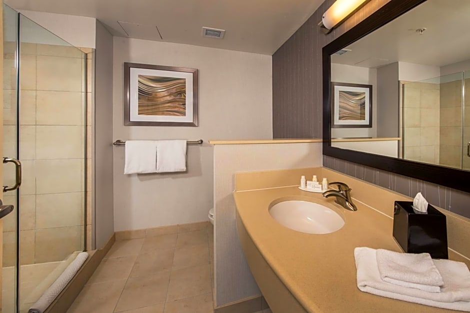 Courtyard by Marriott Washington, DC/U.S. Capitol | Reservations Center