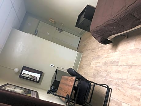 berkeley ymca steam room