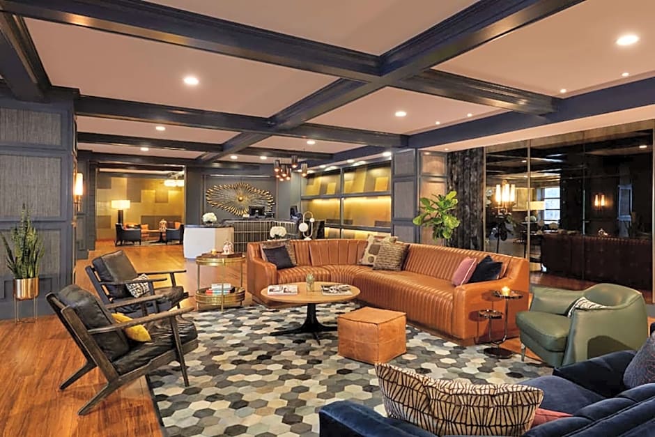 Hutton Hotel - Guest Reservations