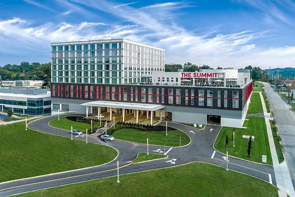 The Summit Hotel - Guest Reservations