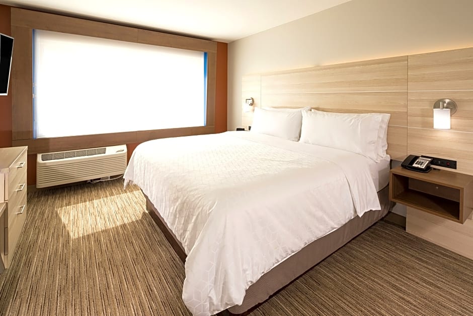 Holiday Inn Express & Suites Michigan City - Guest Reservations