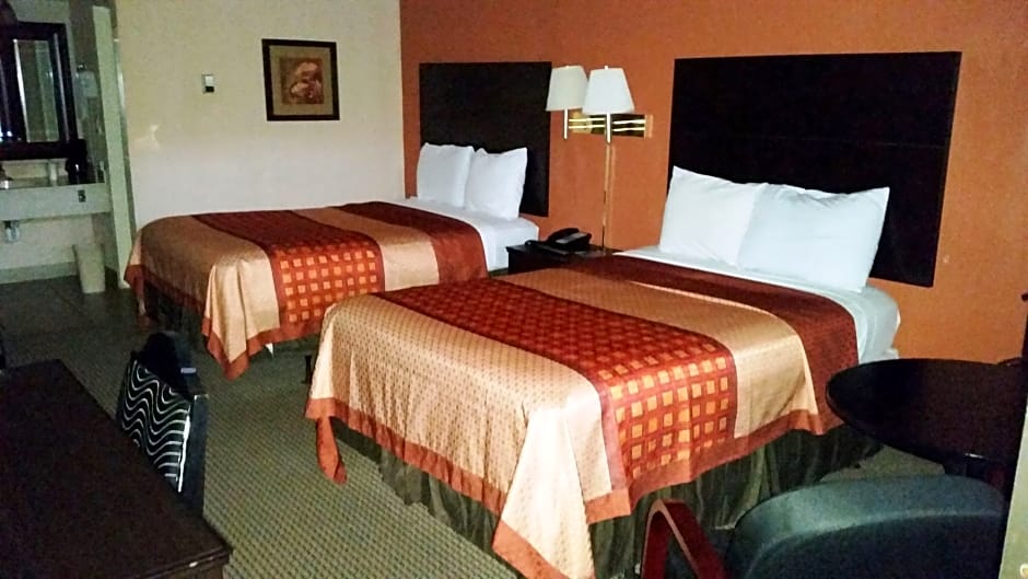 Ramada by Wyndham Diamondhead I-10/Gulfport Diamondhead | Bookonline.com