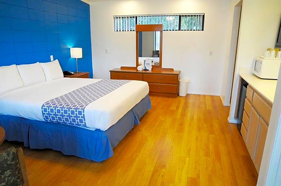 CCBC Resort Hotel - A Gay Men's Resort