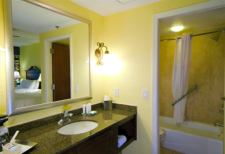 Radisson Resort At The Port