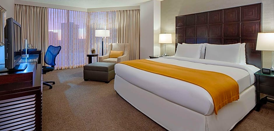 DoubleTree By Hilton Houston Greenway Plaza | Reservations Center