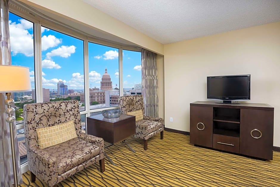 DoubleTree Suites by Hilton Austin Downtown Capitol