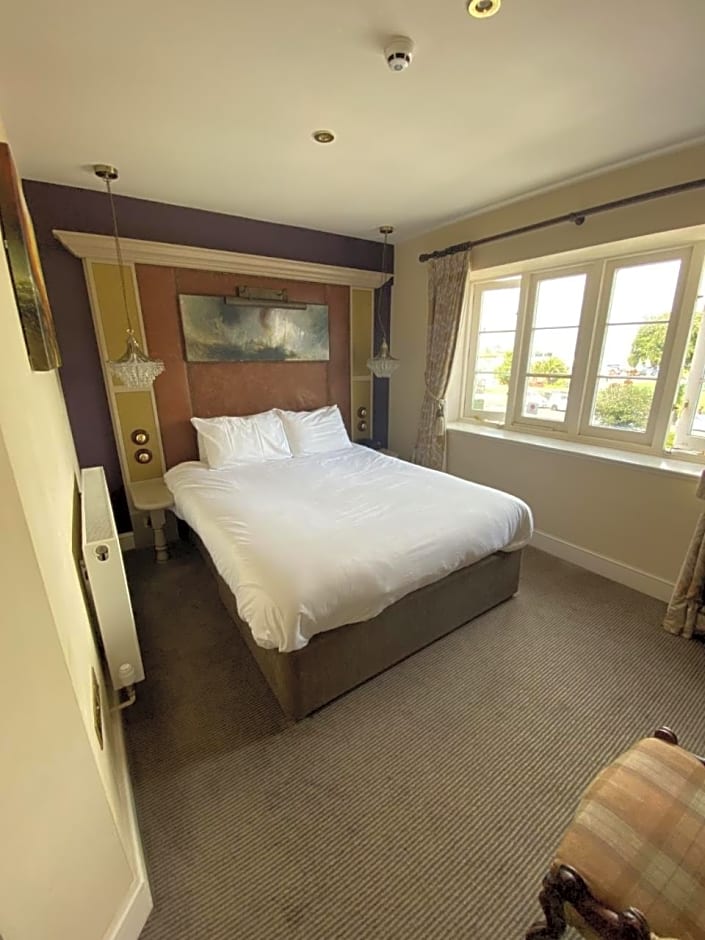 Ryde Castle by Greene King Inns