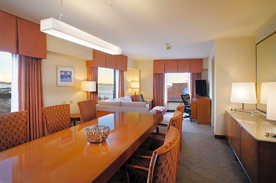 Hilton Garden Inn Portland Downtown Waterfront | Reservations Center
