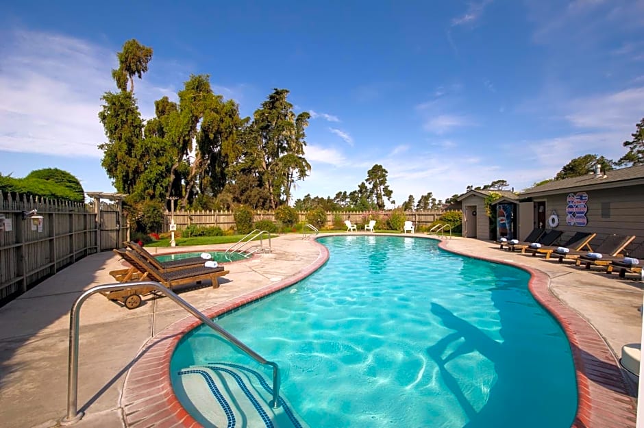 Cambria Pines Lodge Reservations Center