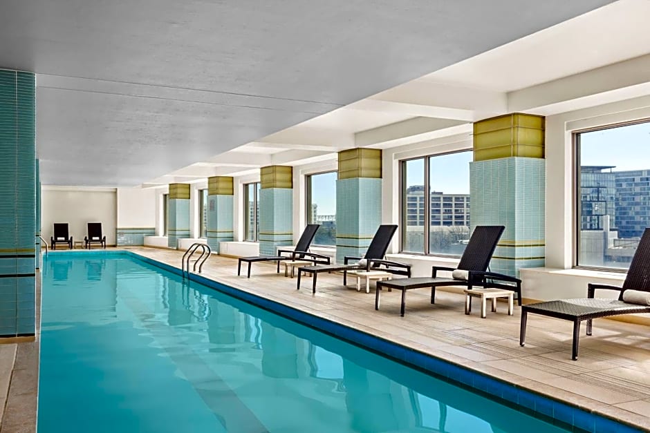 Renaissance Boston Seaport Hotel