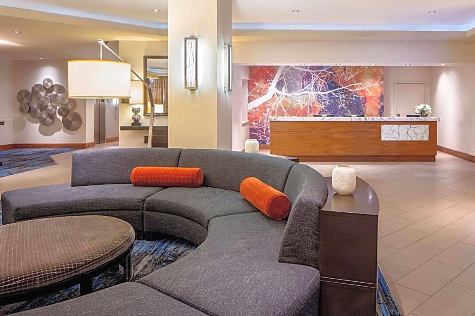 DoubleTree Suites By Hilton Minneapolis