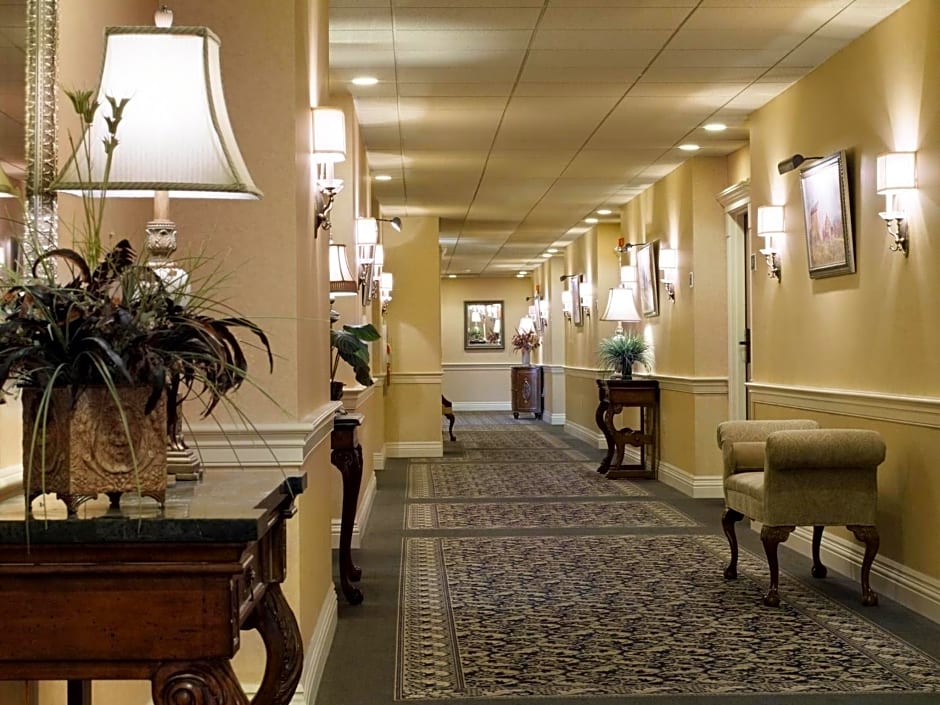 Amish View Inn & Suites