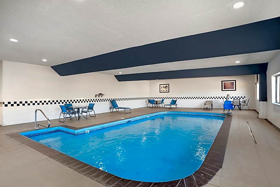Comfort Inn & Suites Crystal Inn Sportsplex