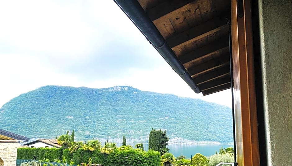 Vela di Soleville camere con e senza vista lago con ristorante & pizzeria