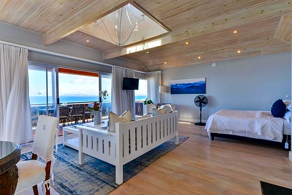 Singing Kettle Beach Lodge