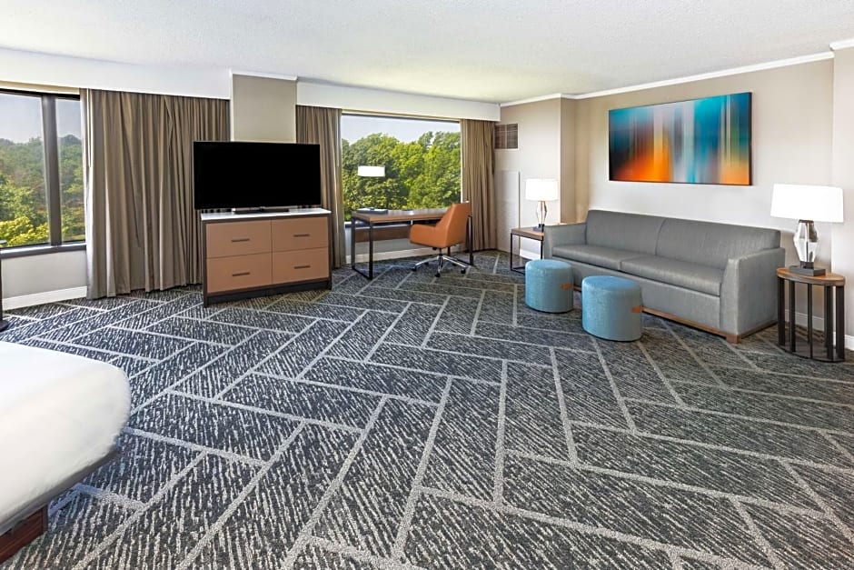 DoubleTree By Hilton Hotel Tulsa At Warren Place | Reservations Center