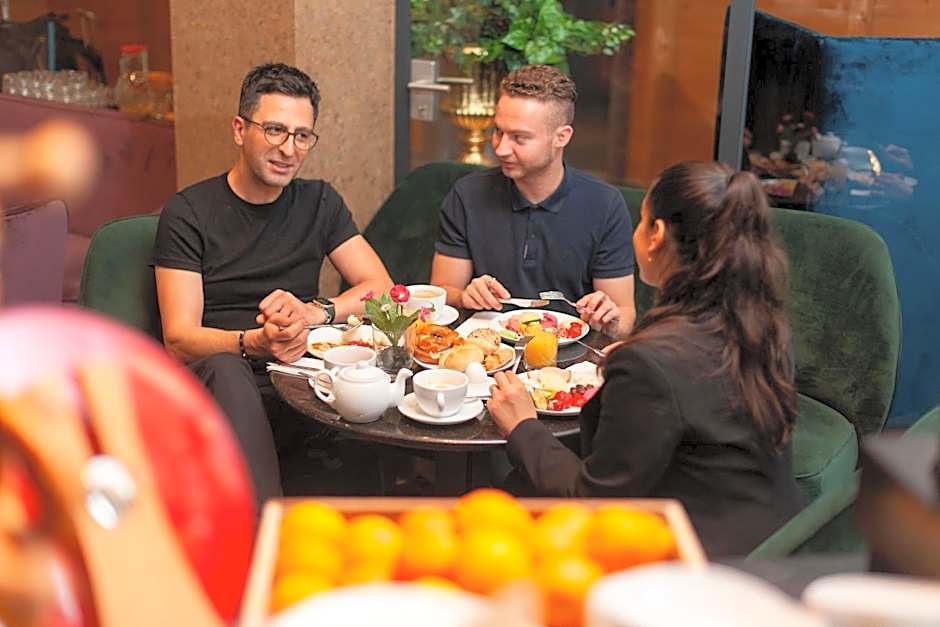 Kings Hotel First Class