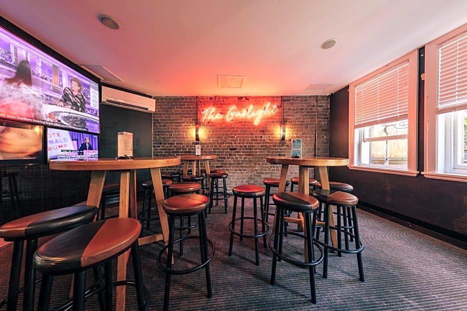 Gaslight Inn - Adults Only