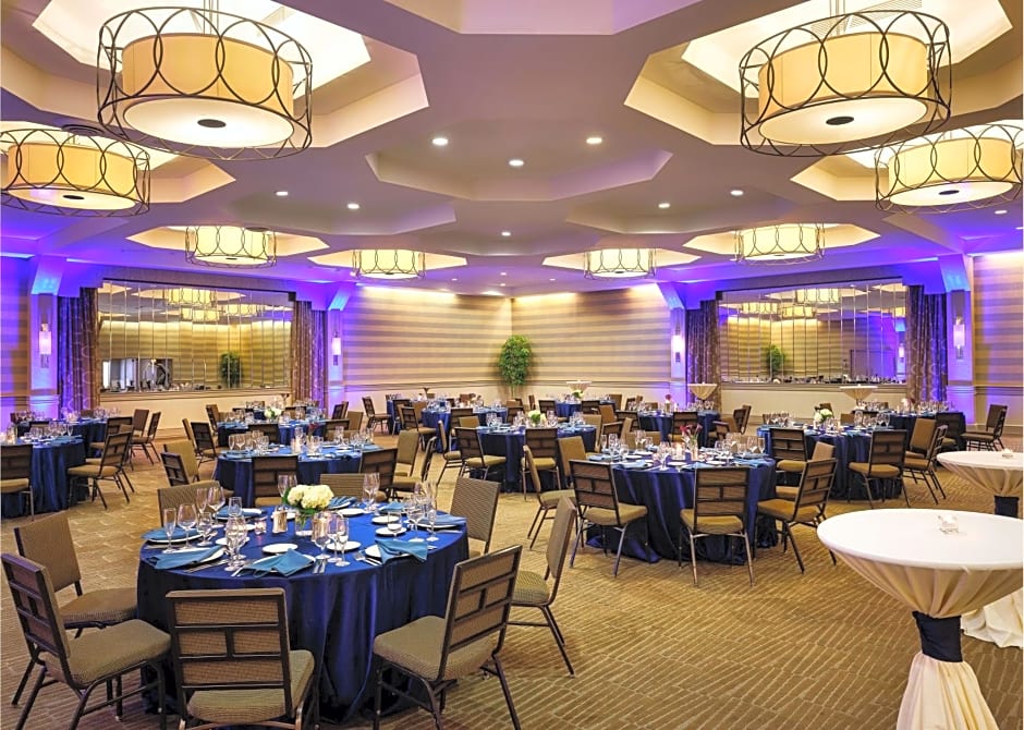 DoubleTree by Hilton - Philadelphia Center City
