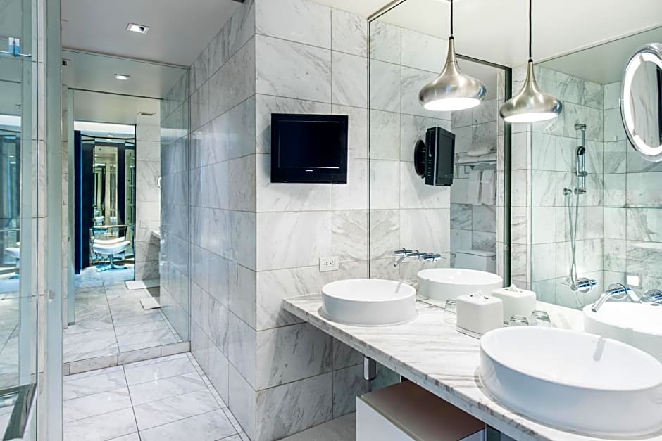 Palms Place One Bedroom Suite 1220 sqft