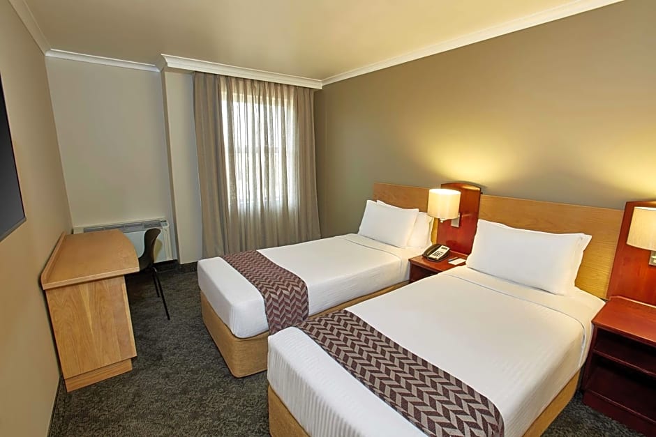 StayEasy Century City