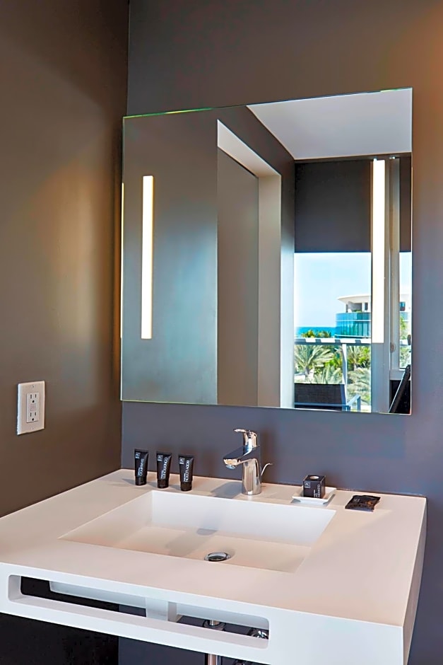 AC Hotel by Marriott Miami Beach