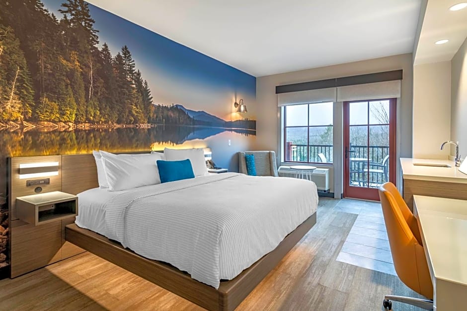 Cambria Hotel Lake Placid - Lakeside Resort | Reservations Center