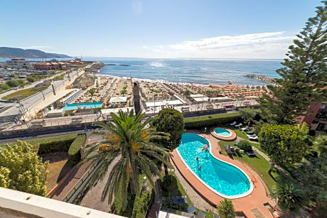 Hotel Garden Lido - Loano | Hurb